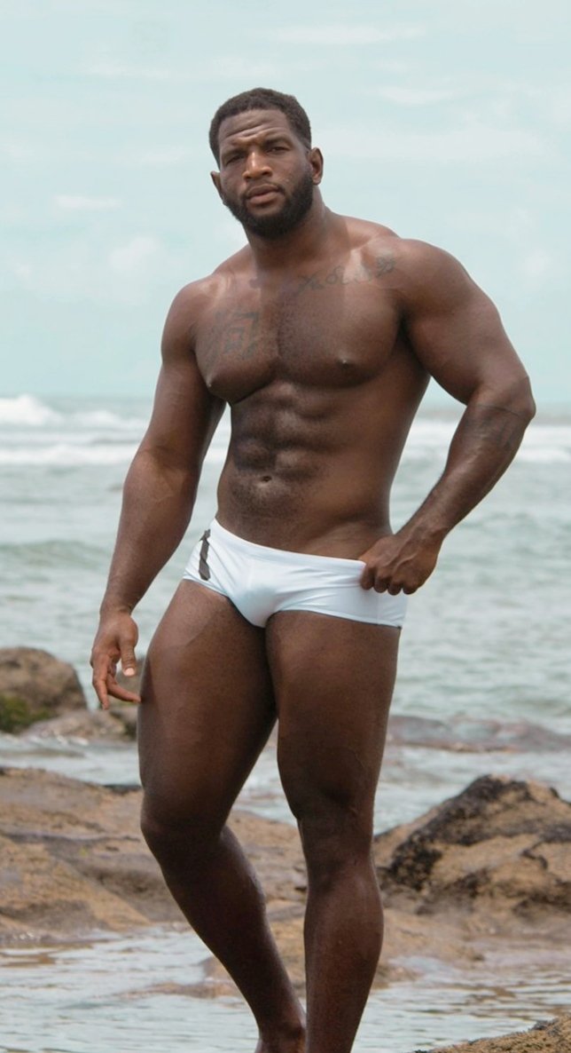 MuscleColtStar (MCS) 47K ️ Thanks on Twitter: "I wanna get wet with Thiago 😍💕"