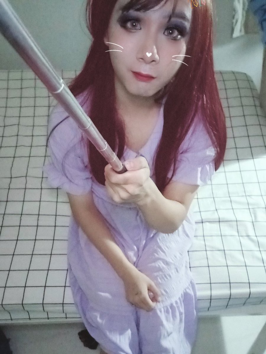 两年间的妆容进步hhhhhh 谁曾经还不是一个性欲旺盛，急不可耐地用浓妆和夸张美颜滤镜，遮盖自己直男面相的变态呢～ #伪娘 #深圳 #伪娘 #深圳 Vivily大笨蛋 @vivilydabendan