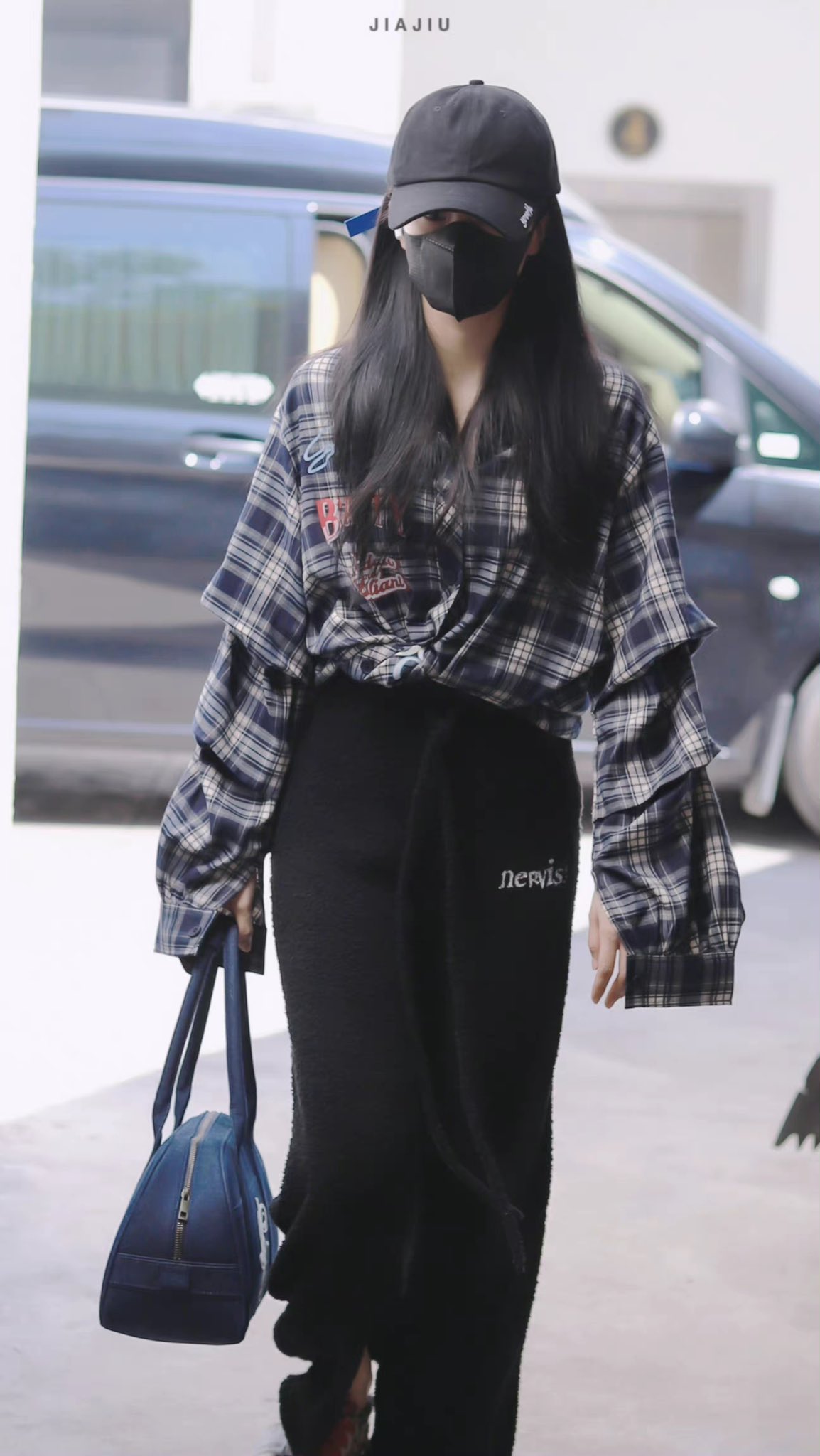 bailu 白鹿 on Twitter: "220815 — fansite update 🌊 © JIAJIU·BMY白鹿 going to work 💼 | bailu as jiang ...