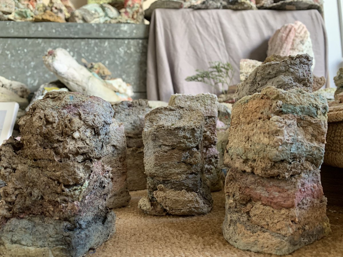 「今年は筆ペンのドローイング作品も増やしていきたい! 固くなった頭をほぐしてくれる! #art #pencilart」画家 松尾龍/Ryu Matsuoの漫画