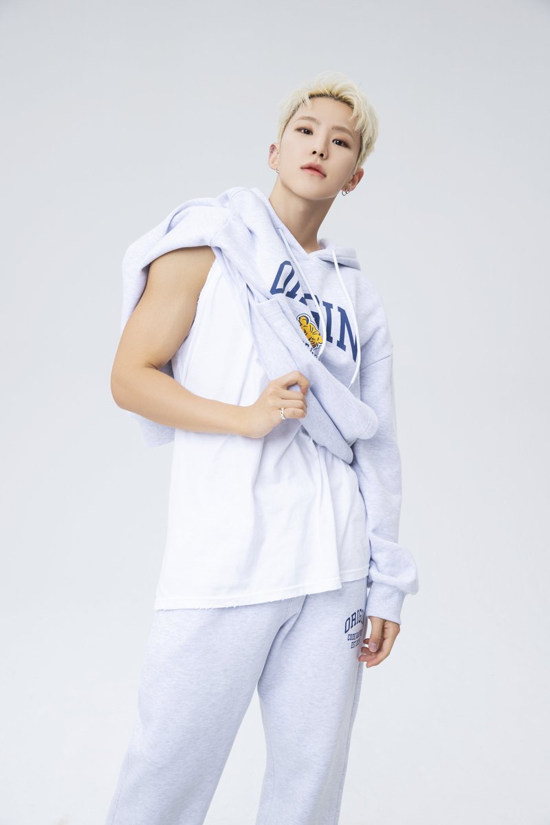 코드그라피 Code:graphy official on Twitter: "🐯 CODE:GRAPHY 1ST MUSE with 호시 하핫.. 뭘 좀 아는 브랜드 코드그라피입니다 ...