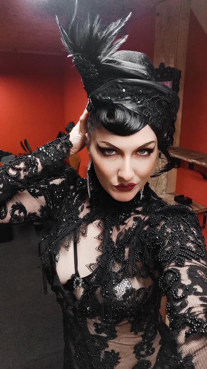 Mistress Severin on Twitter: "Nobody does Queen of darkness quiet like Me https://t.co ...