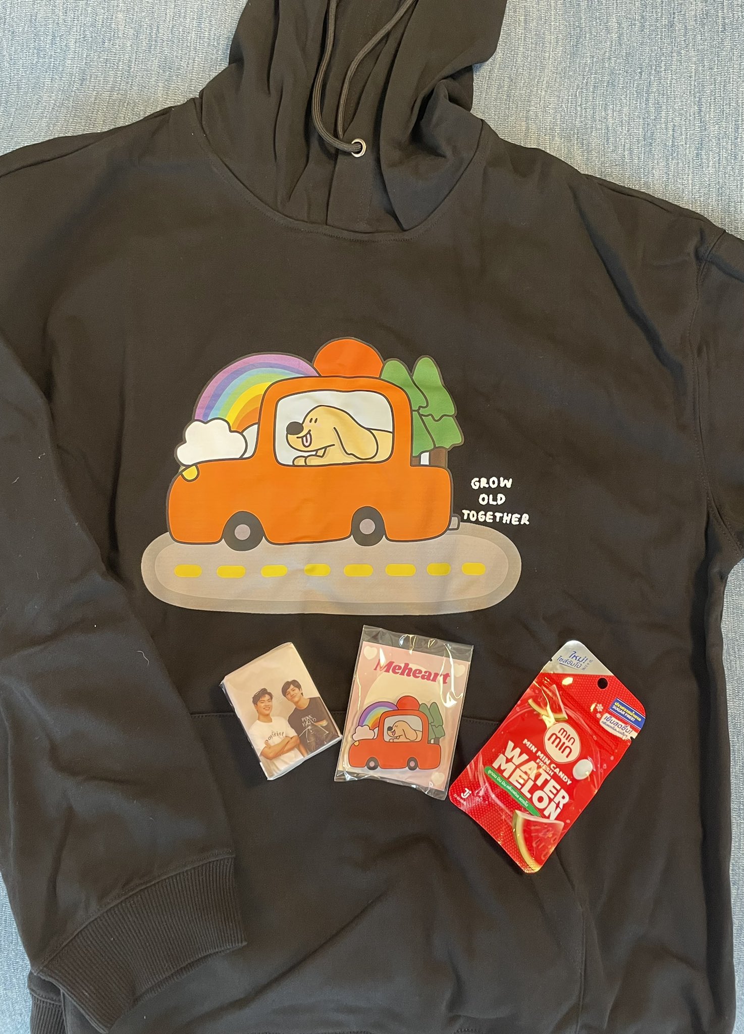 みょうこ on Twitter: "#OhmNanon1stFM 会場で売られていた #ohmpawat 君プライベートブランド #Meheartbkk のグッズがバンコクから我が家へやって来 ...