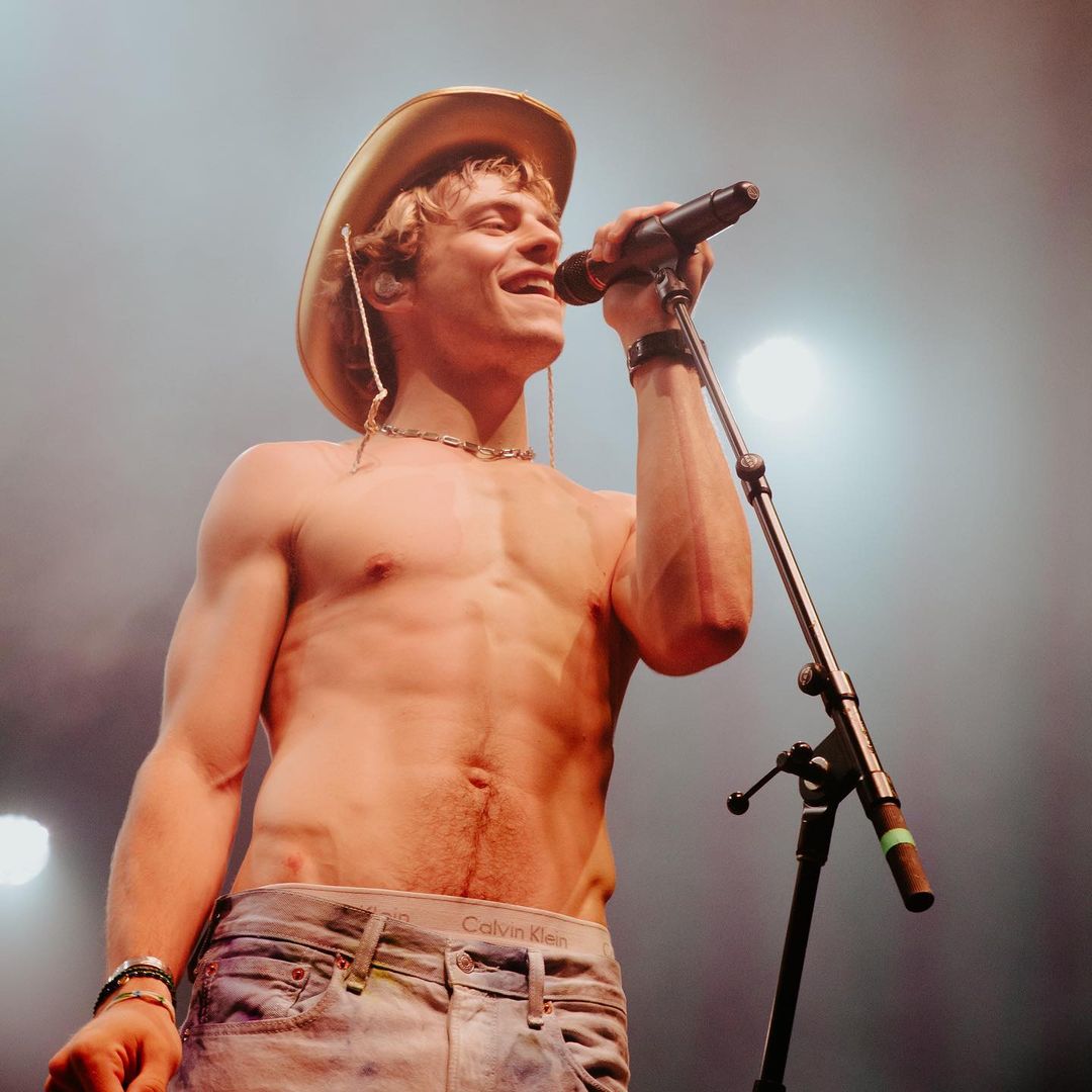 Ross Lynch News On Twitter Photo Ross Lynch On Stage For The Driver Era Concert In Atlanta