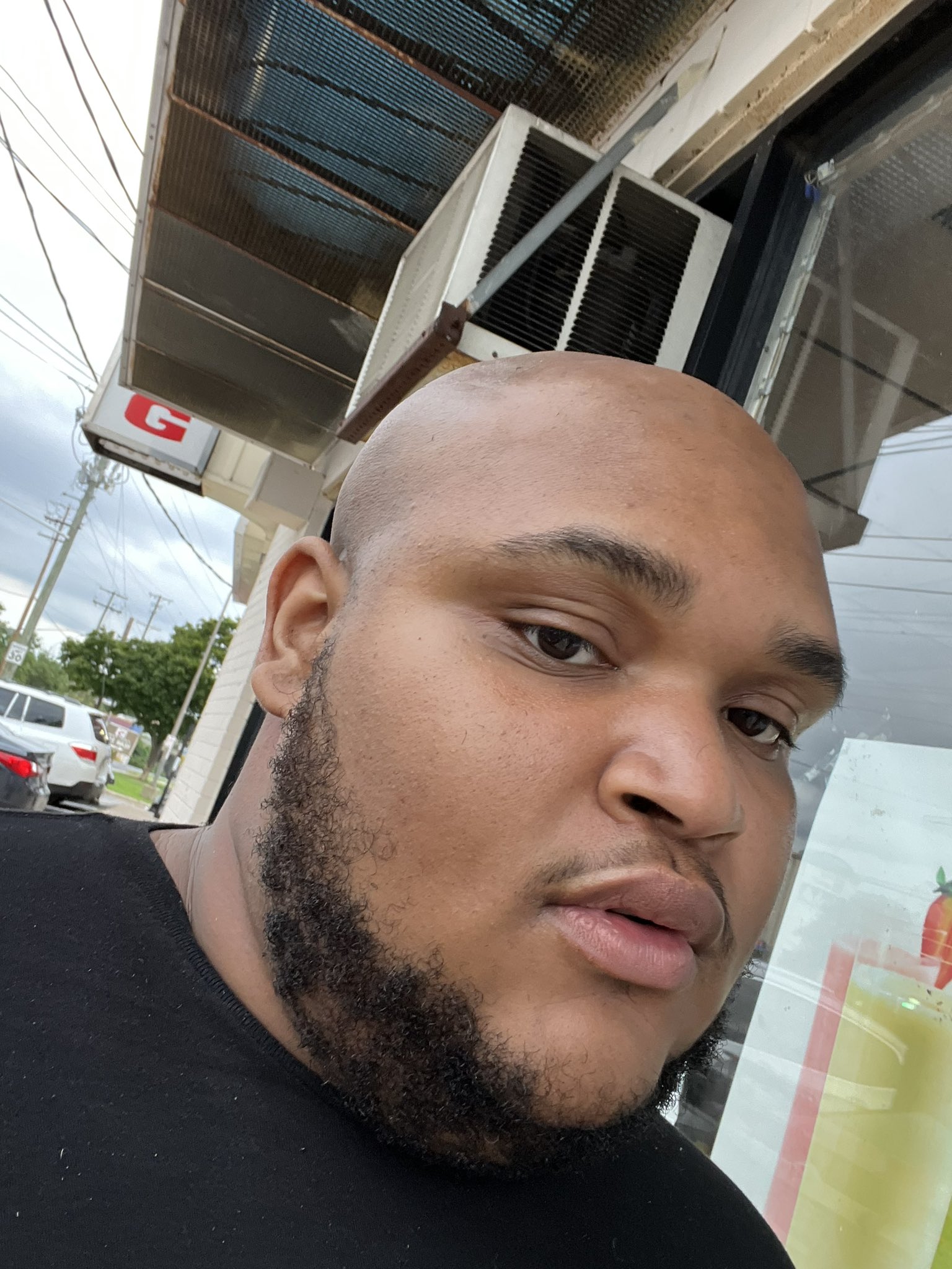 Wavyydayoct24th On Twitter Who Daughter Wanna Come Rub My Fresh Bald