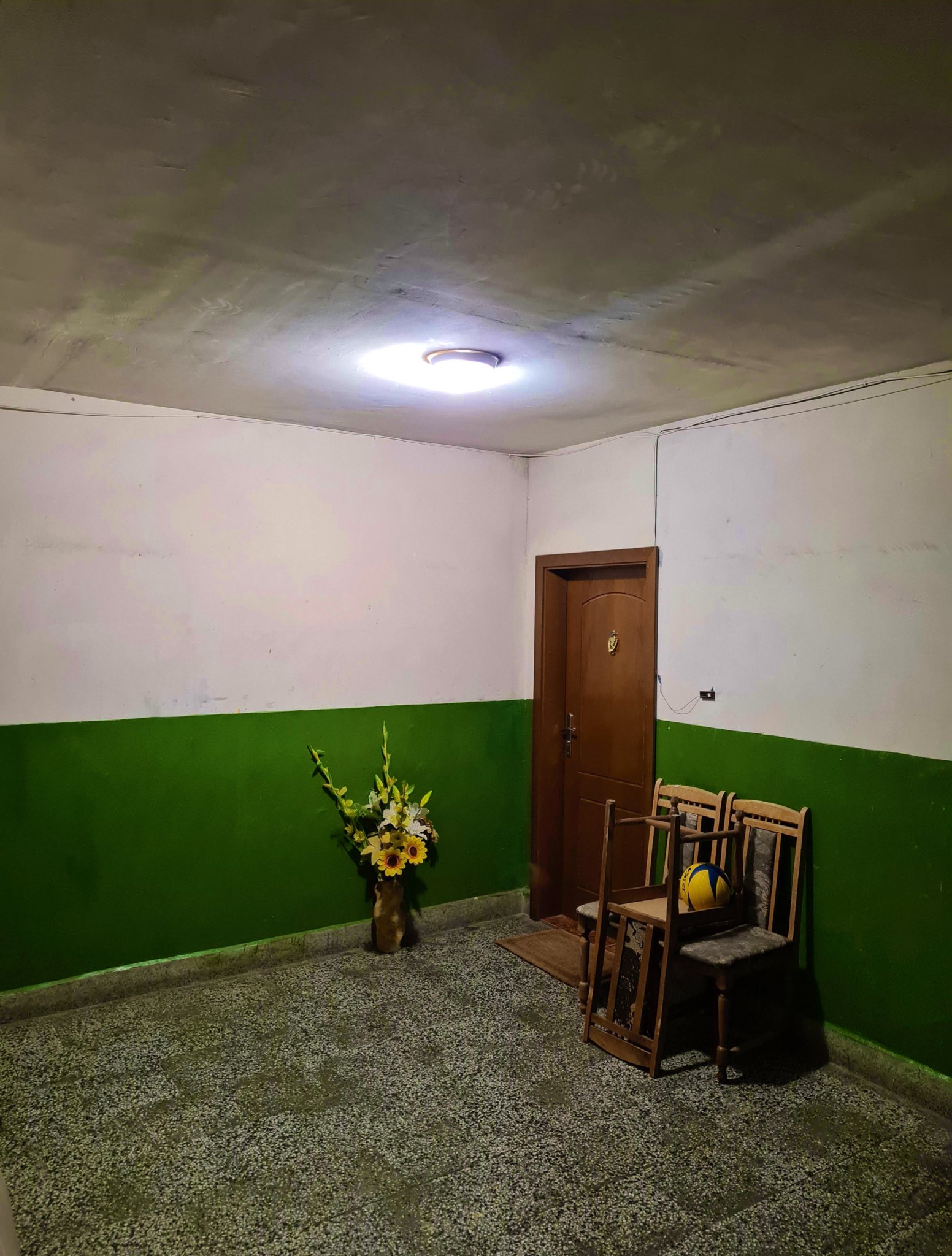 Liminal Spaces on Twitter: "Liminal space 1BGD1 https://t.co/z4EwRVVeXE" / Twitter