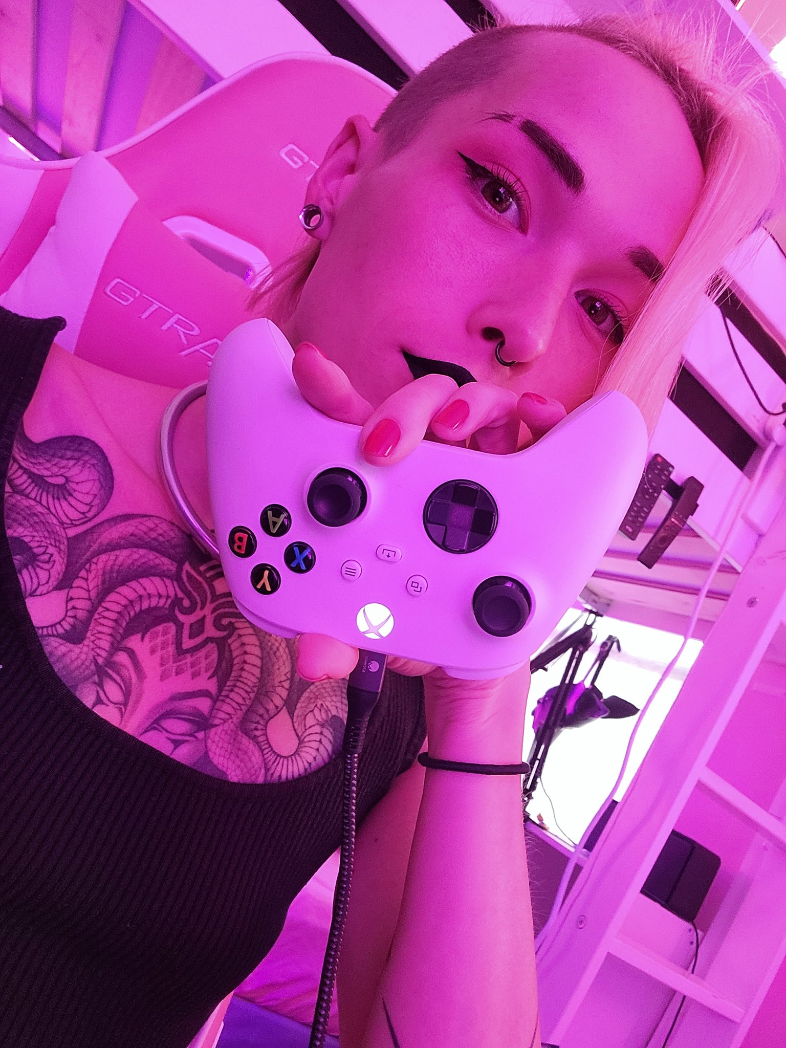 TW Pornstars - 𝘔𝘪𝘴𝘴𝕽𝖊𝖉𝘓𝘪𝘯𝘦 (pubbi 🐾). Twitter. Ayyy ohhhh I'm playin fokkin rocket league ovah ...