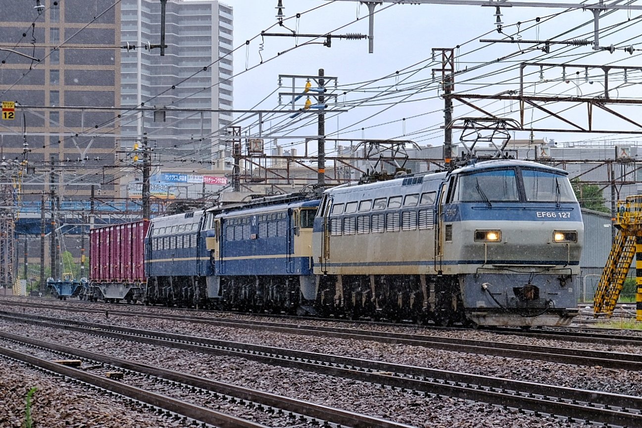 EF16_6 on Twitter: "2022.8.17 高槻〜島本 9082レ EF66-127 + EF65-2085 + EF66-27 + コキ×2 京都鉄道博物館展示送り込み 線路 ...