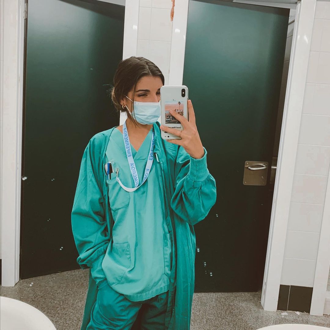 Medical Fetishist On Twitter Mirror Selfie 🤳😷 Medicalfetish