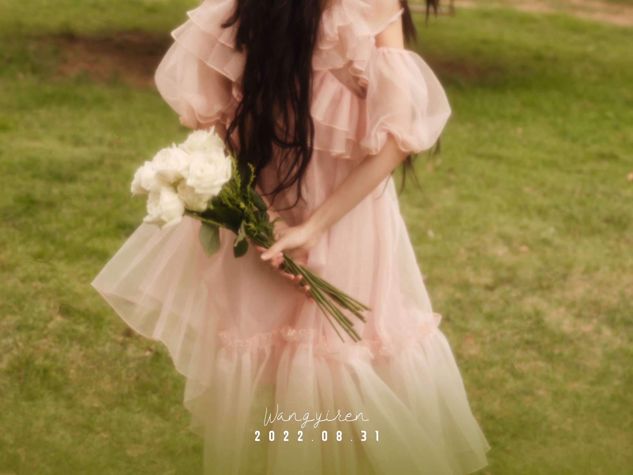 Yiren Pics On Twitter Yiren Solo Debut Is Coming Https T Co