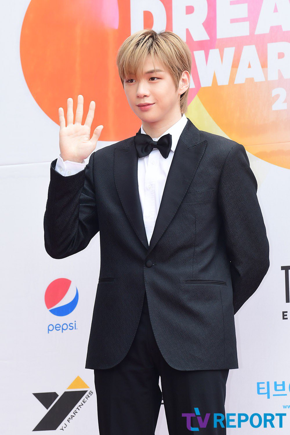 The Seoul Story on Twitter: "📸 LE SSERAFIM at the red carpet of 2022 K GLOBAL HEART DREAM AWARDS ...