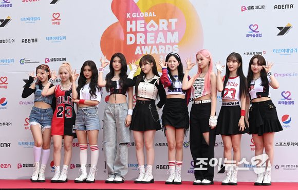 The Seoul Story on Twitter: "📸 LE SSERAFIM at the red carpet of 2022 K GLOBAL HEART DREAM AWARDS ...