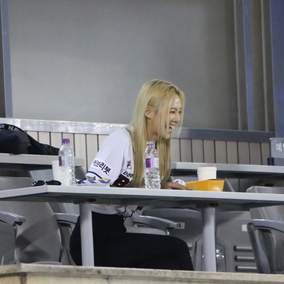 HYU 🕷 DEEP on Twitter: "[220824] HYOYEON for Home Match 1st Pitch DOOSAN BEARS VS KT Wiz https ...