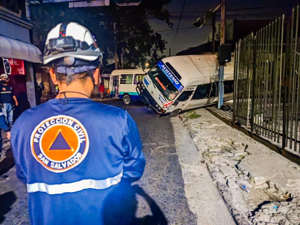 La Prensa Gráfica On Twitter Tráficosv Reportan Accidente De