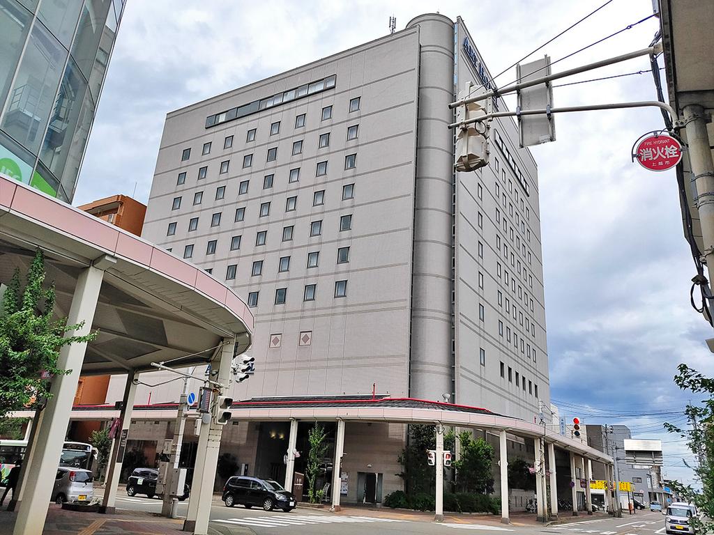 j-rakuda on Twitter: "いづも屋百貨店跡地。大正期創業の呉服店が起源となり昭和初期に百貨店開業。1974年に店舗前へ長崎屋が出店。1976年ジャスコ傘下を経て1985年 ...