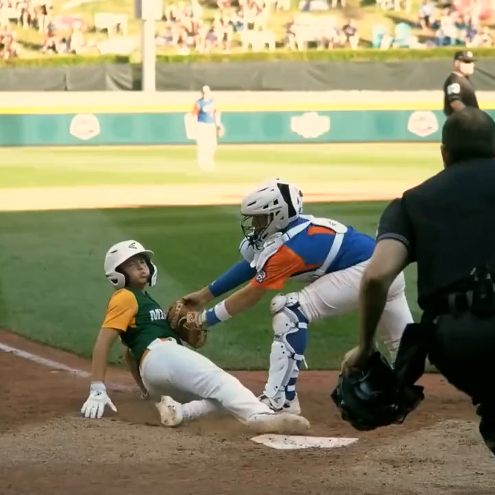 Incredible throw meets incredible base running 🤝 #LLWS | @LittleLeague ...