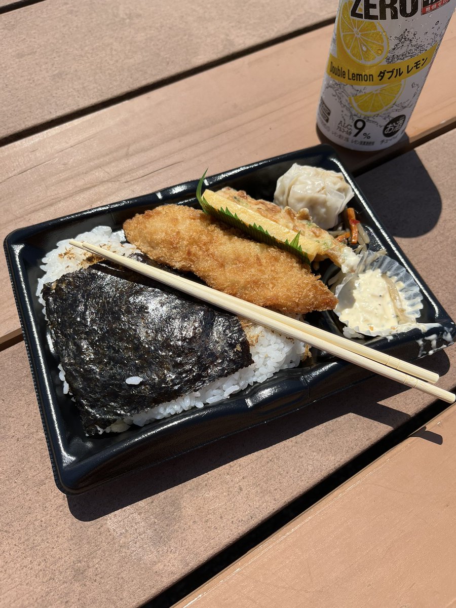 【画像あり】シンプルなカキフライ弁当が作られる [808139444]