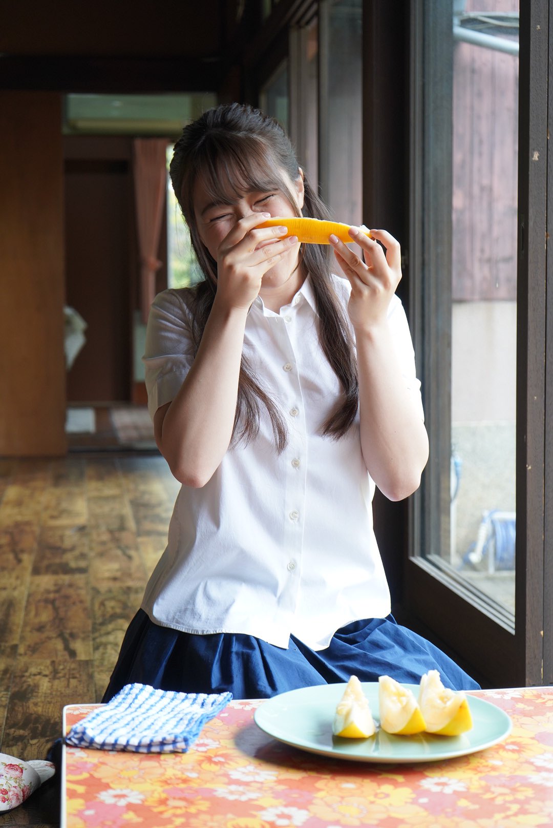 LINX@AVプロダクション on Twitter: "懐かしのキンショーメロン🍈 美味しそうに食べる一乃あおい @ichino_aoi 週刊ポストデジタル写真集 一乃あおい 『無花果の庭で ...