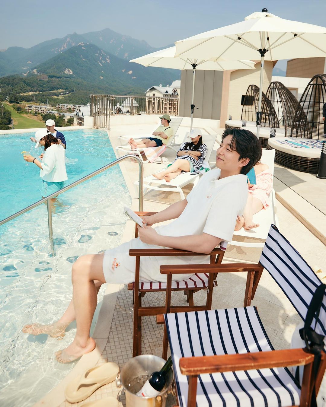 kboy feet on Twitter: "daddy gong yoo x discovery expedition: a thread #gongyoo #feet #asianfeet ...