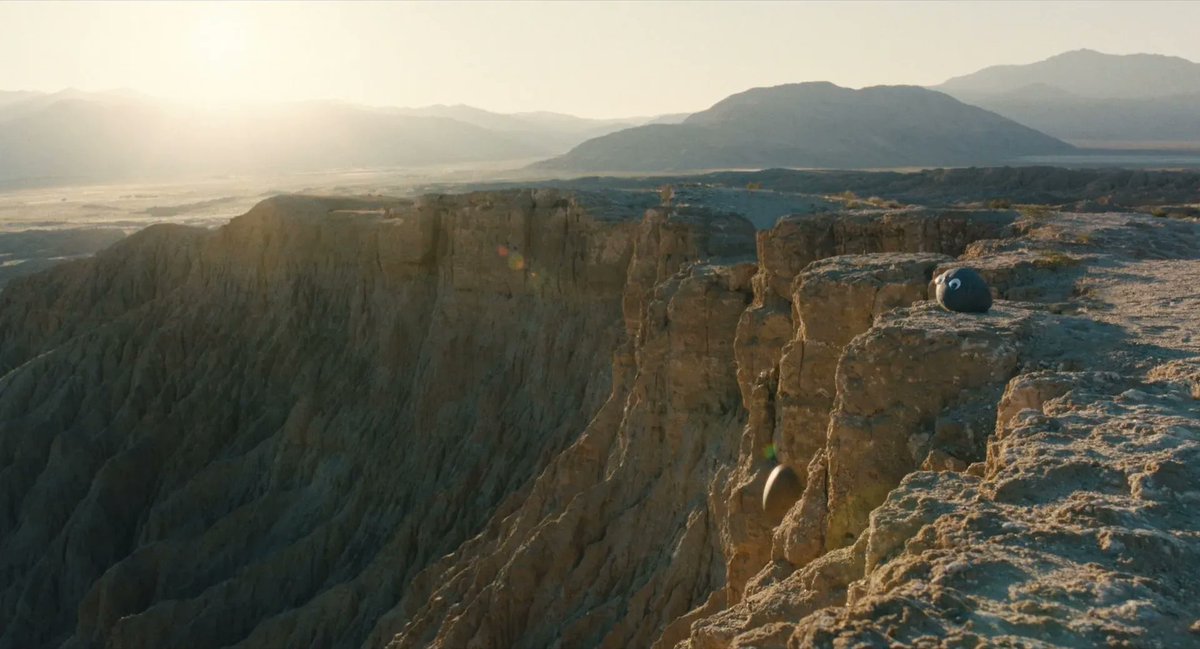 EVERYTHING EVERYWHERE ALL AT ONCE (2022) Cinematography by Larkin ...