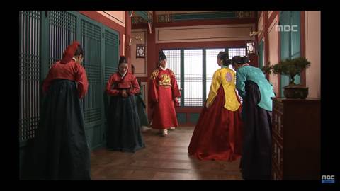 인스티즈(instiz) on Twitter: "[해를품은달] 김수현과 남보라가 연기 정말 잘한다고 생각했던 장면.jpgif(스압주의) (링크에 더있어요👉) https ...