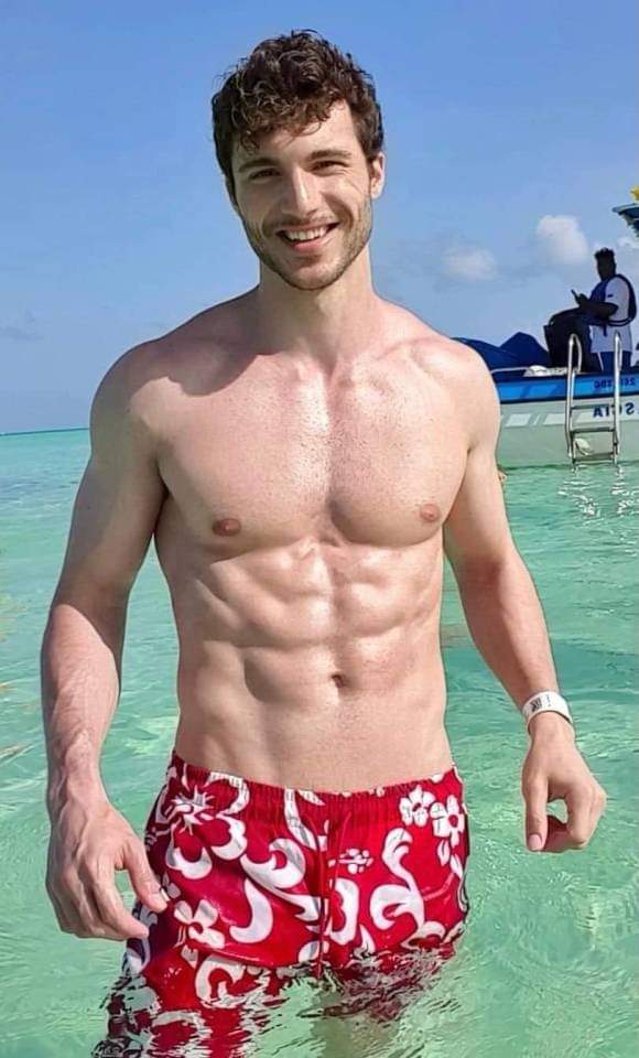 Michael on Twitter: "@hubbleyasin @contatto19 @Justin_Thyme69 @MickeyLambert16 @k_tpo1 ...