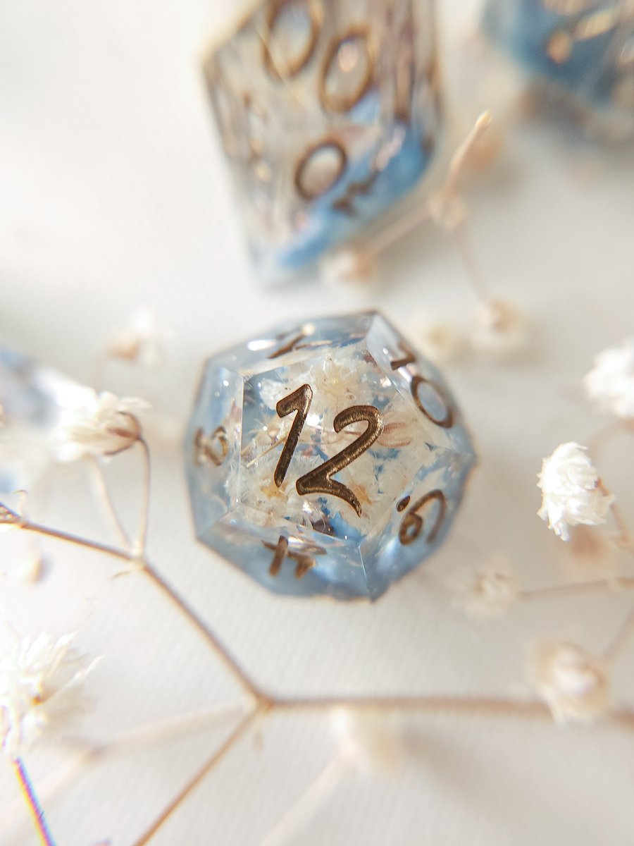 The Arcana of Hanna on Twitter: "RT @sendingstoneshp: Angel's Share ☁️ Old design, new dice ...