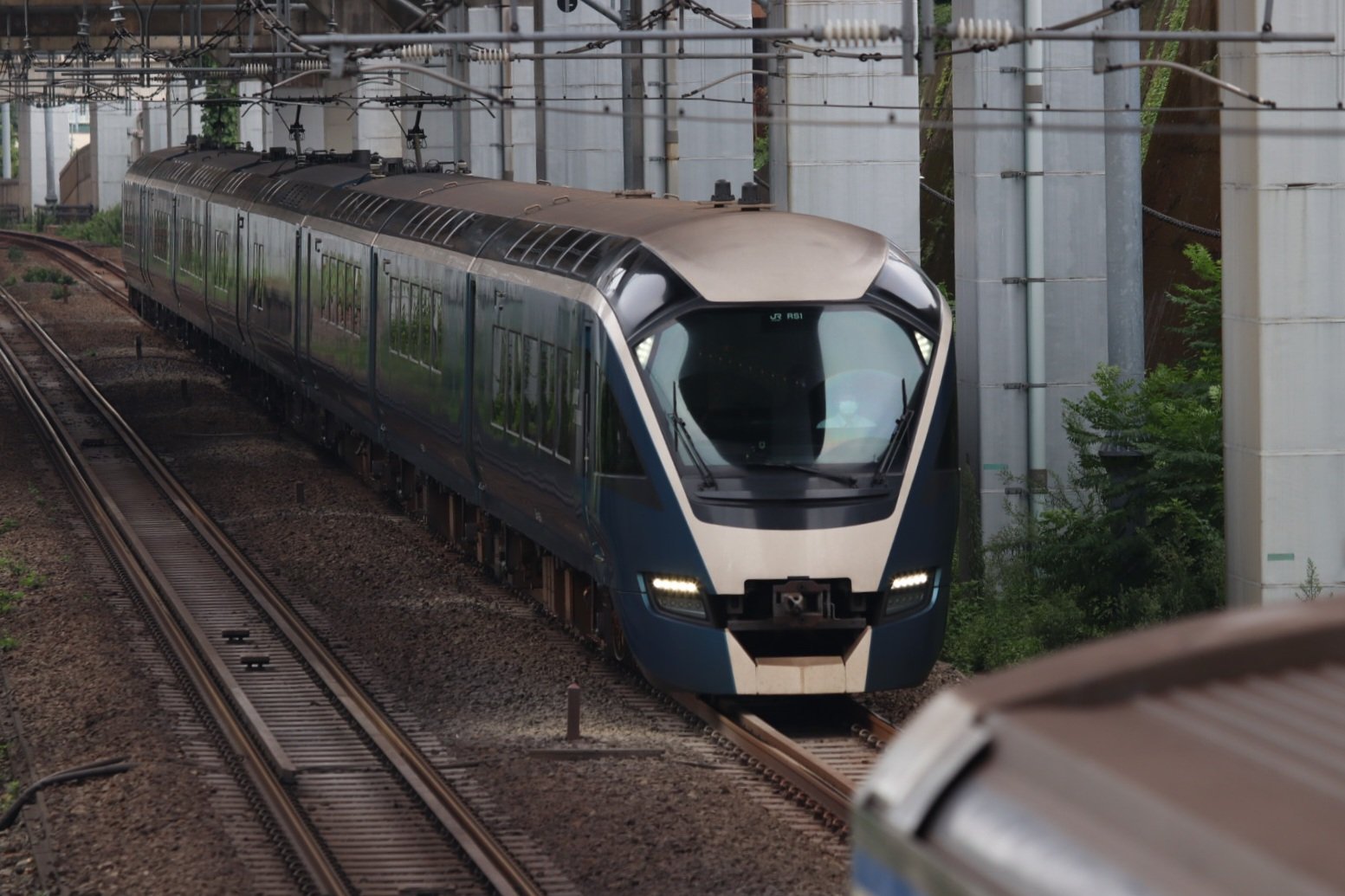 ハマ鐵@一眼練習中！ on Twitter: "対向のE217系に被られたっていうだけのお話。 https://t.co/9WnOgPfe1W" / Twitter