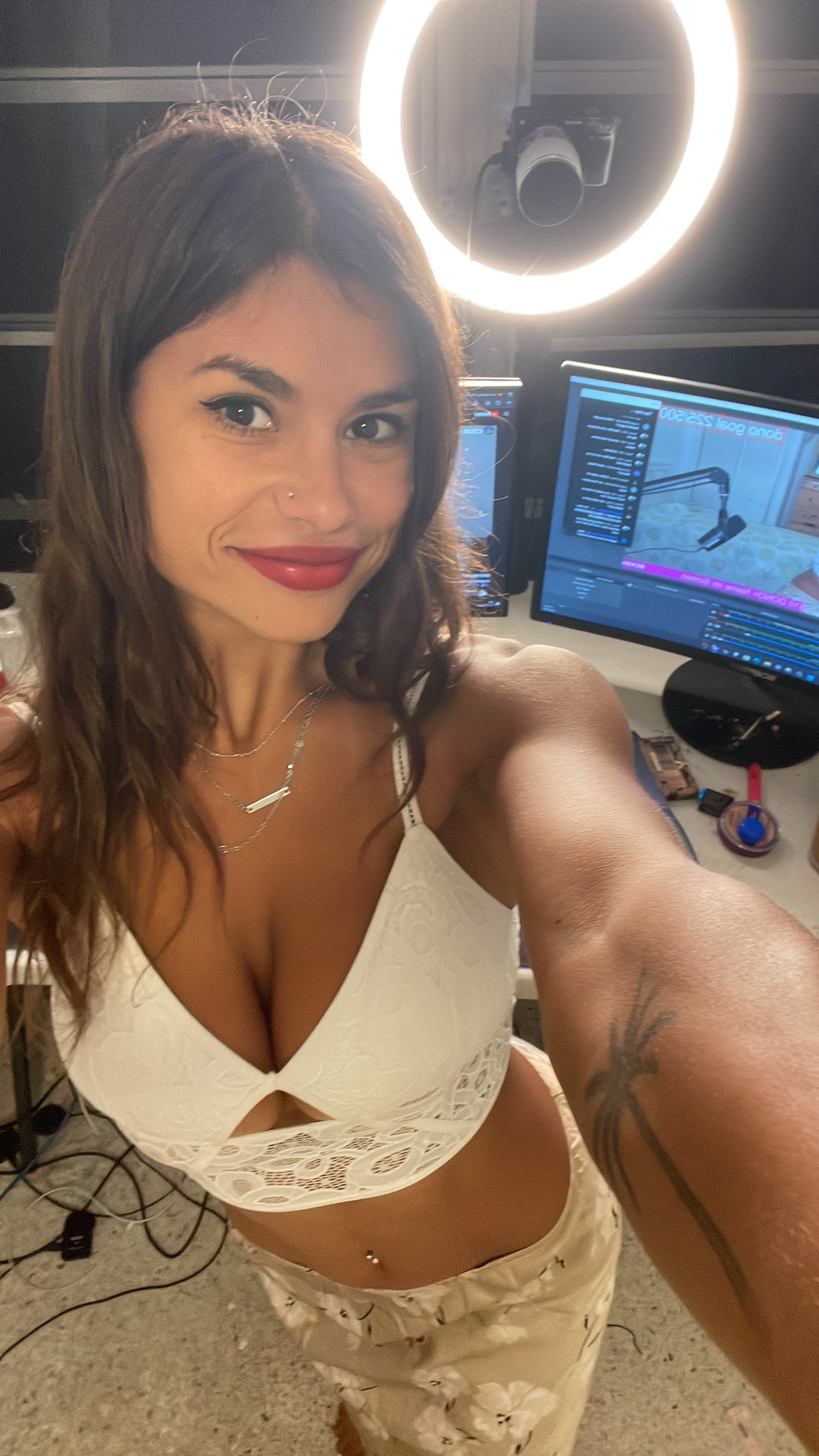 carabeanz on Twitter: "LIVE on @YouTube come say HI to me 😘😘😘😘😘😘 https://t.co/ywrevtbjiX https ...