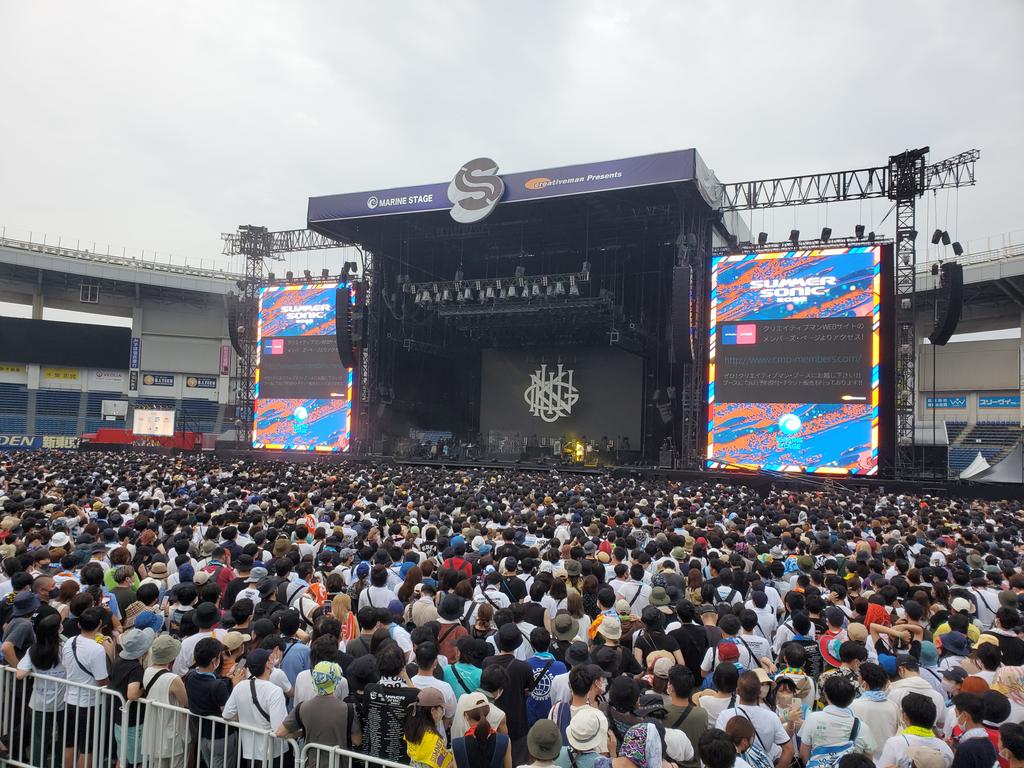 xmk on Twitter: "さてマリンスタジアム2本目、お目当てのアーティスト2組目のKing Gnuです https://t.co/s5MLCq8iQv" / Twitter