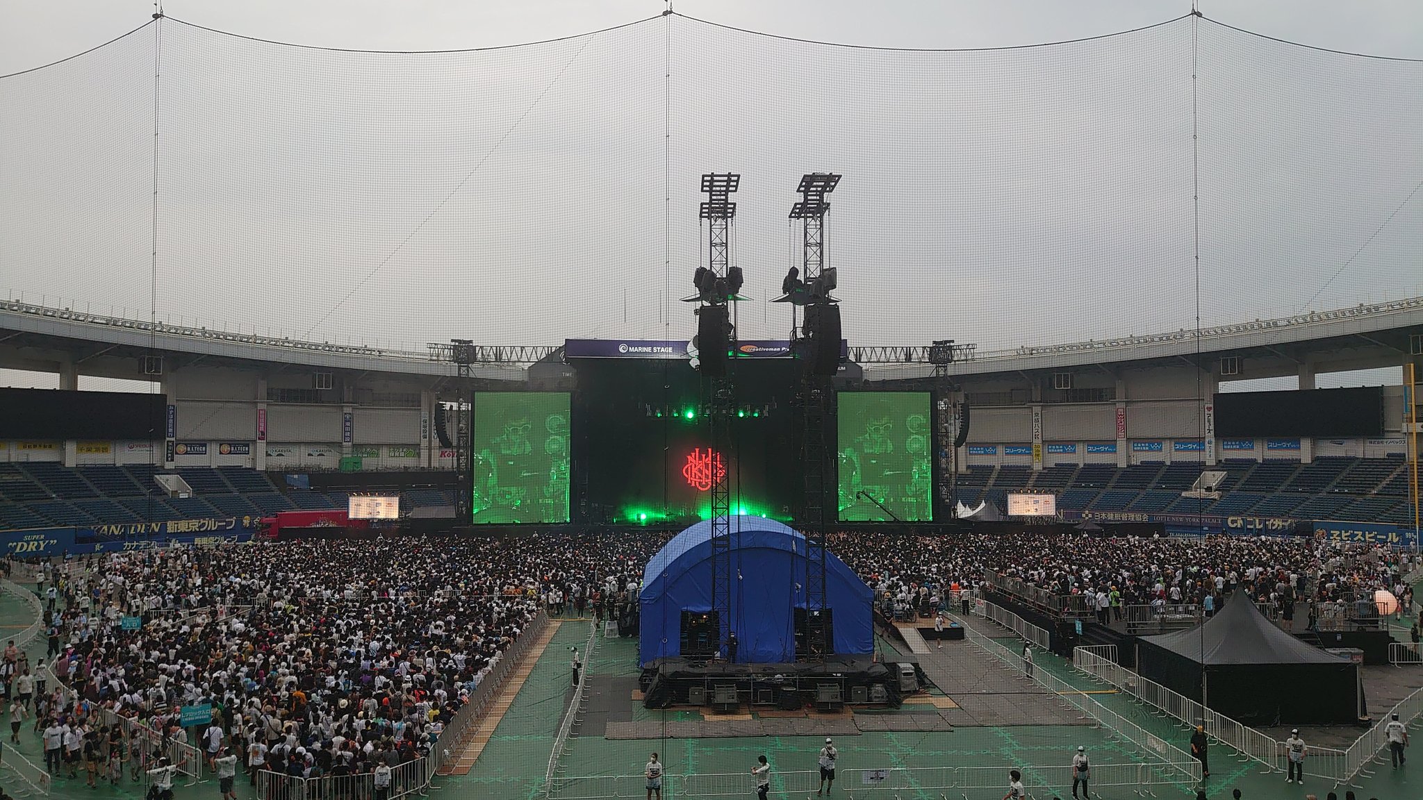 生姜 on Twitter: "マリン2階まで超満員。人気だなぁ King gnu。 https://t.co/mmdRJqZ45F" / Twitter