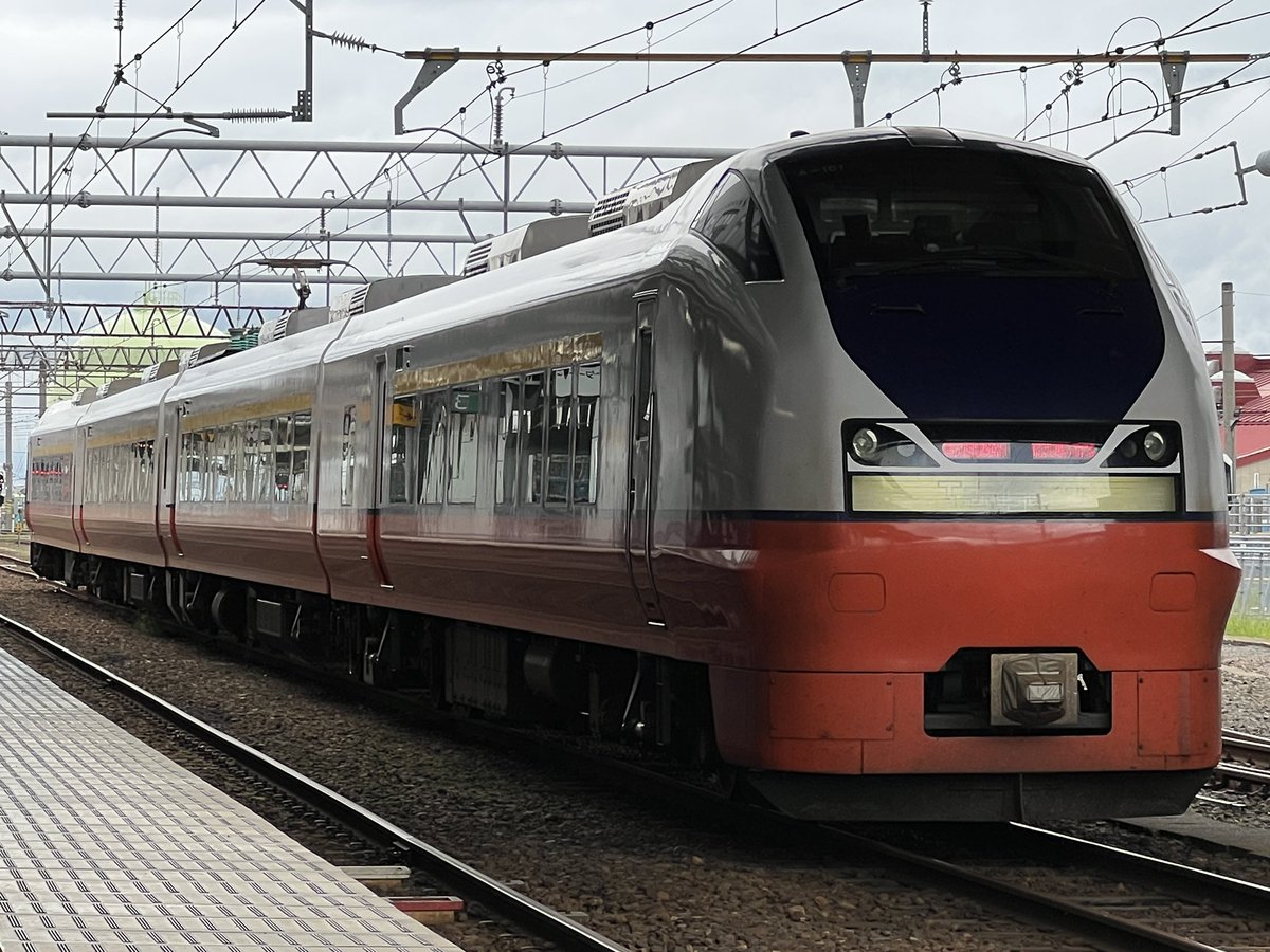 𝔖𝔥𝔦𝔫-𝔐𝔞𝔦𝔨𝔬 𝔊𝔞𝔱𝔢𝔴𝔞𝔶💉💉💉💉 on Twitter: "側線にE751系が1本停車してたのん！この車両は秋田〜青森を結ぶ特急「つがる」に用いられてるけど、大雨災害のために奥羽線 ...