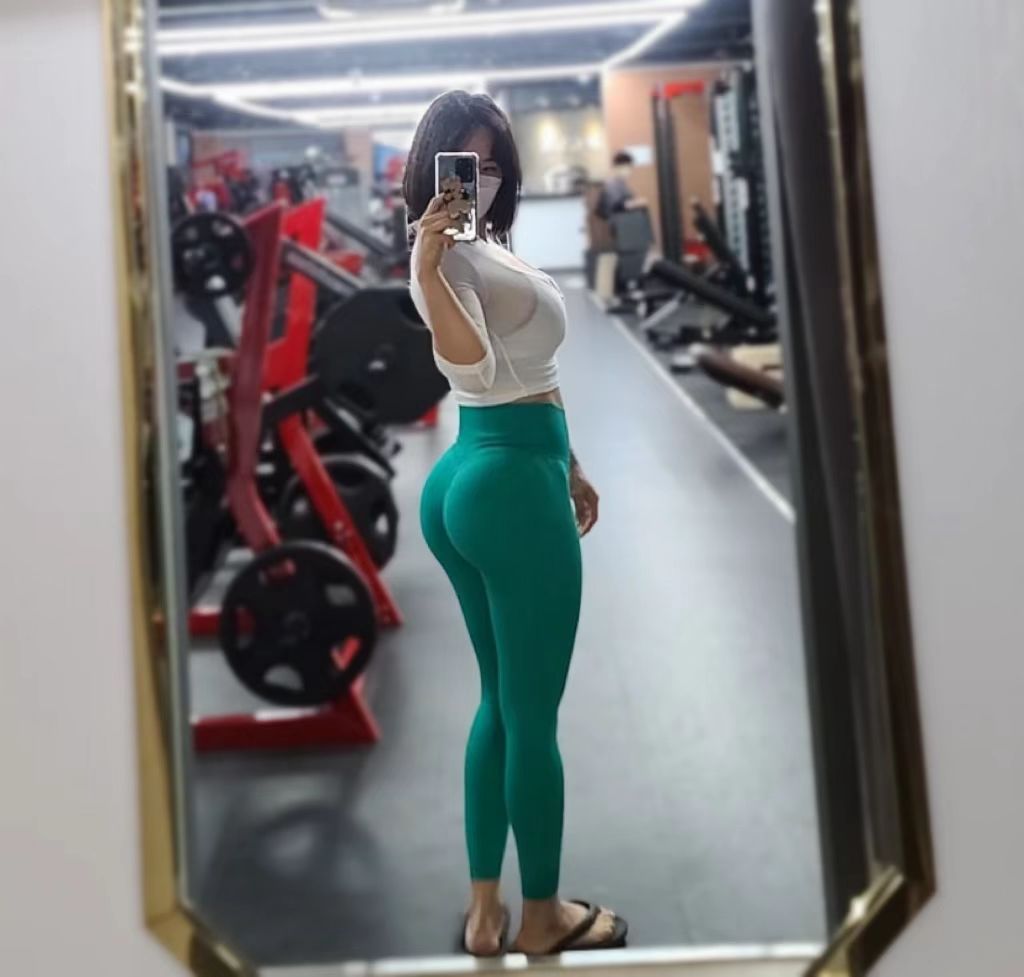蜜桃臀辣妈 On Twitter 想看阿姨露屁股的视频的点赞,点赞破200明天发 0dvigm3mh1 Twitter