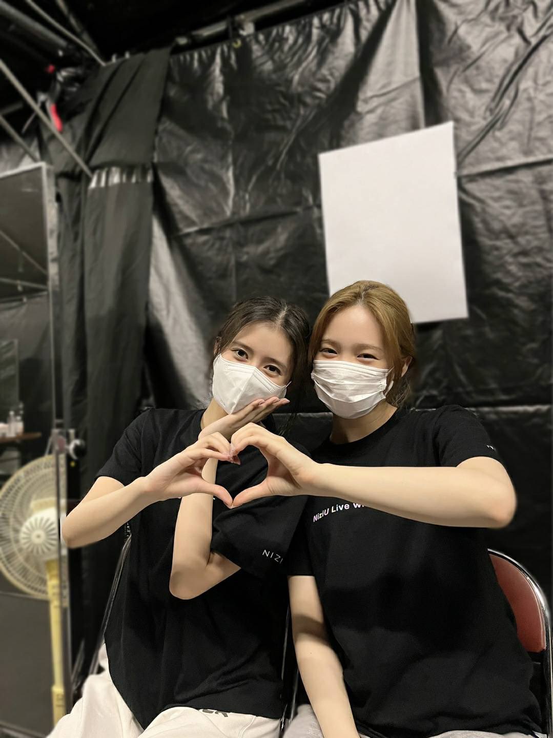 NiziU on Twitter: "[#NiziU_CAM] リハーサルもバッチリ😃 ️ #NiziU_tour #LivewithU2022 #Light_it_Up #NiziU # ...