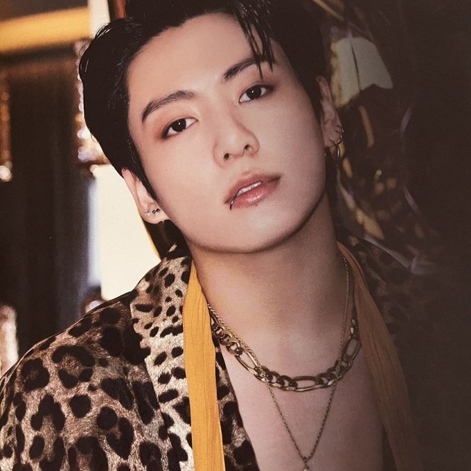 ‹𝟹 On Twitter Rt Worldmusicaward Jungkook Becomes The 1st Korean