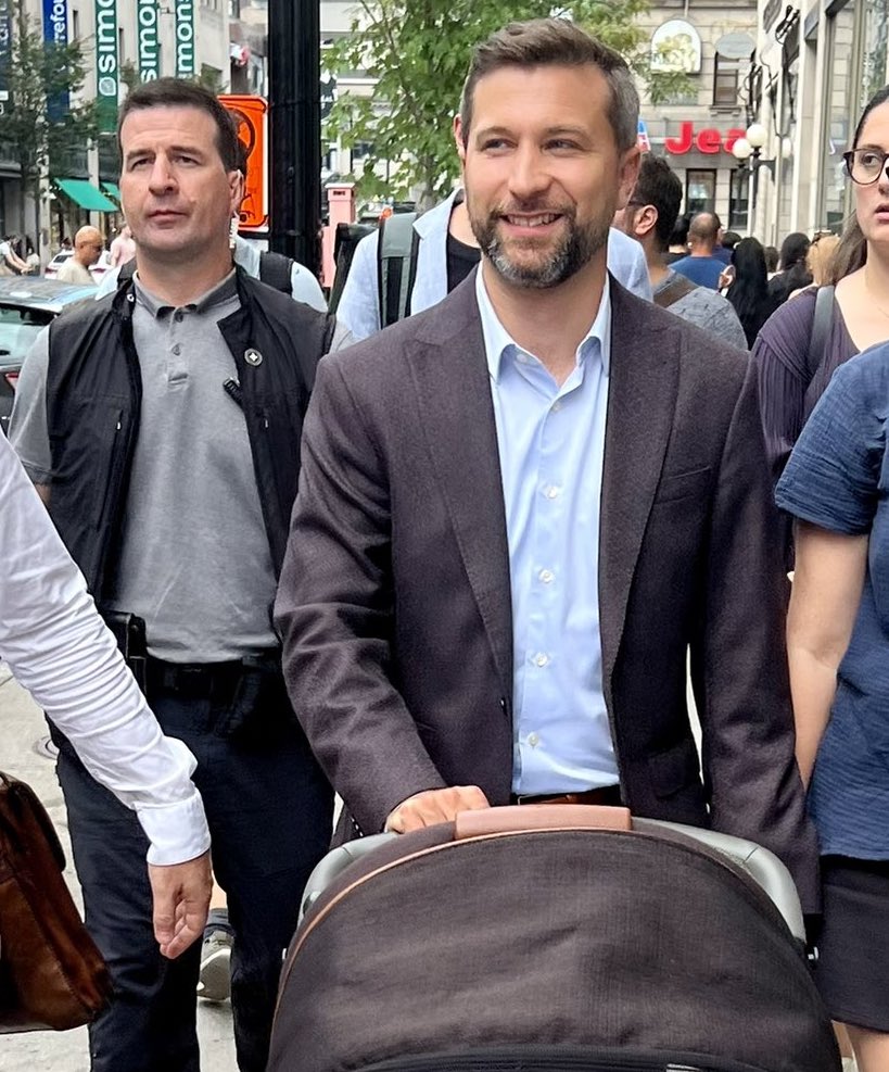 André Arthur Live du Paradis on Twitter: "Pourquoi l’homoncule de Québec solidaire se promène t ...