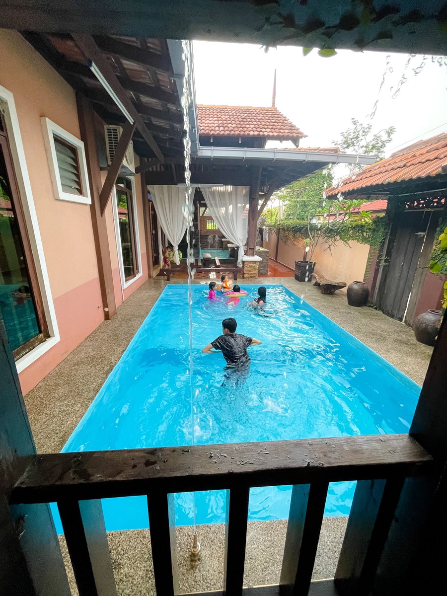 Aku nak review Homestay best yang kitorang buat family day haritu ...
