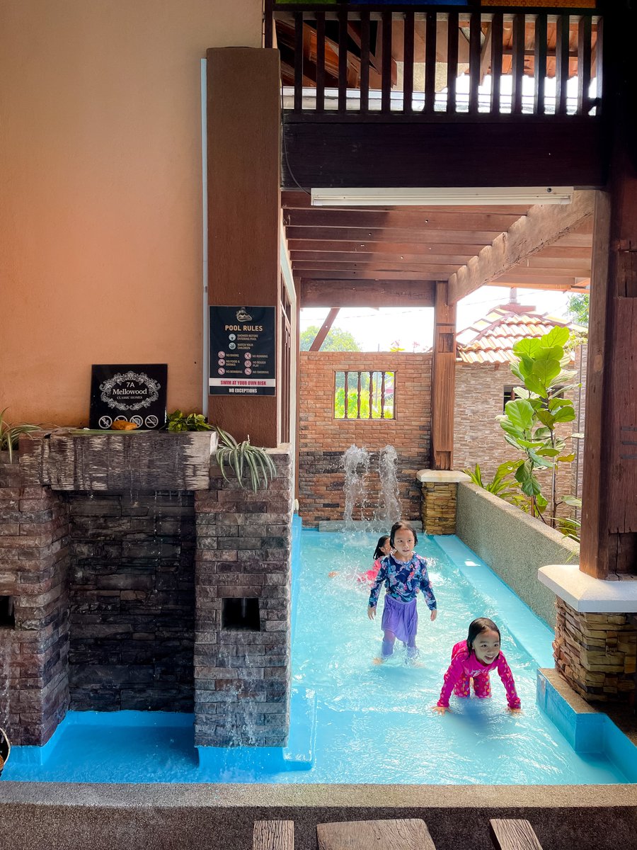 Aku nak review Homestay best yang kitorang buat family day haritu ...