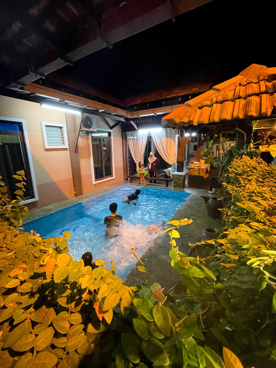 Aku nak review Homestay best yang kitorang buat family day haritu ...