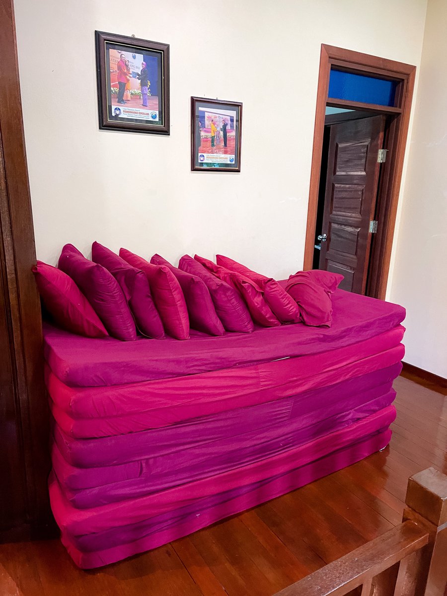 Aku nak review Homestay best yang kitorang buat family day haritu ...