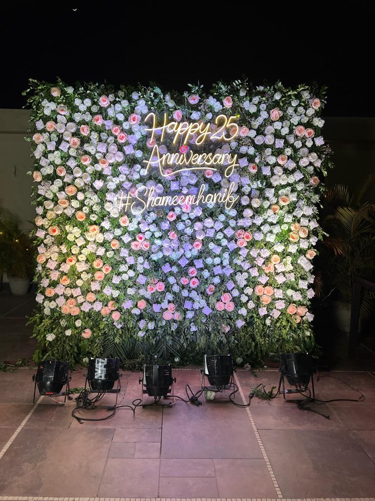 Nothing can beat a fresh flower wall backdrop for your intimate social ...