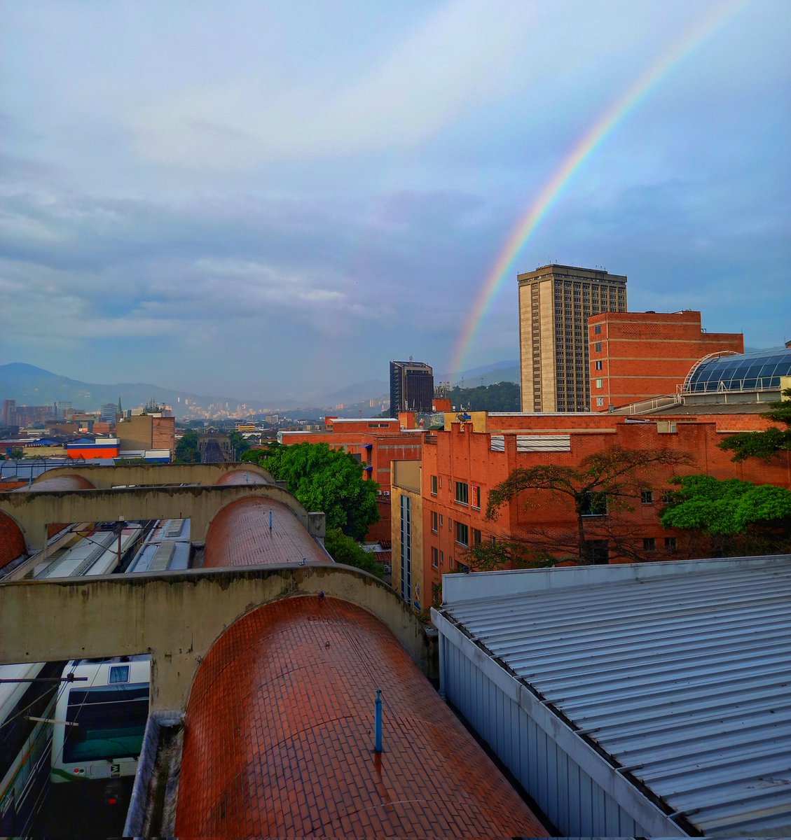 Metro de Medellín 💚 #TuHistoriaNosMueve on Twitter: Metro de Medellín 💚 #TuHistoriaNosMueve on Twitter: