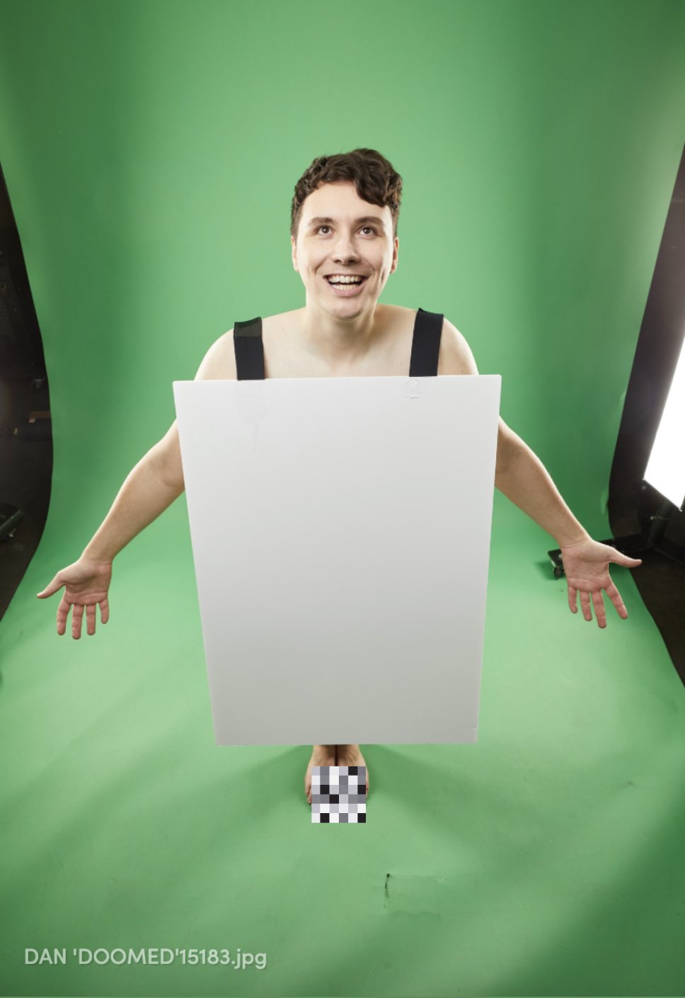 Dan Howell Shirtless