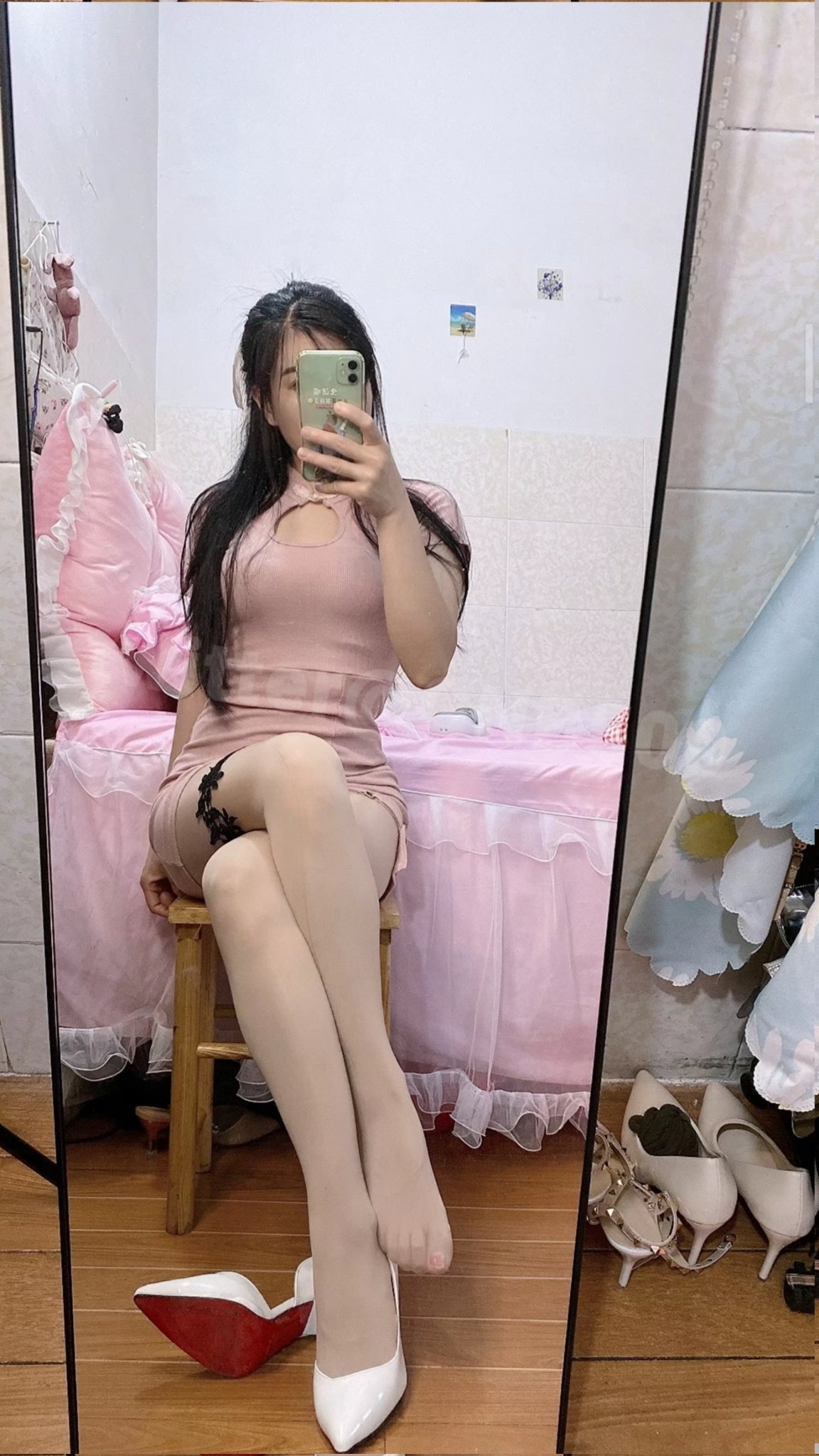90后小阿姨 On Twitter 今天穿肉丝吧 每次出门,小区保安那个老色批,都盯着看。 9tsyoryq8f Twitter