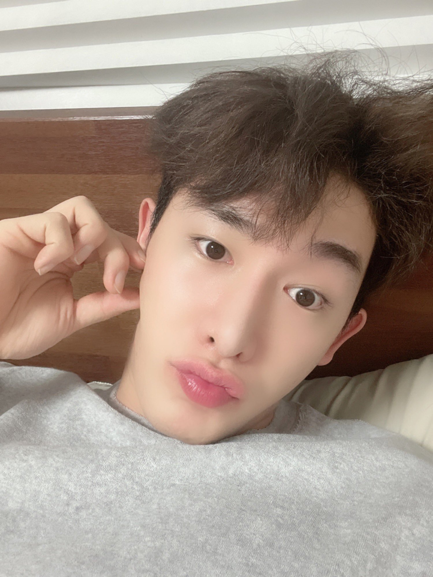WONHO Official on Twitter: "모해 위니 #원호 #WONHO https://t.co/nzW2K5o7Ry" / Twitter