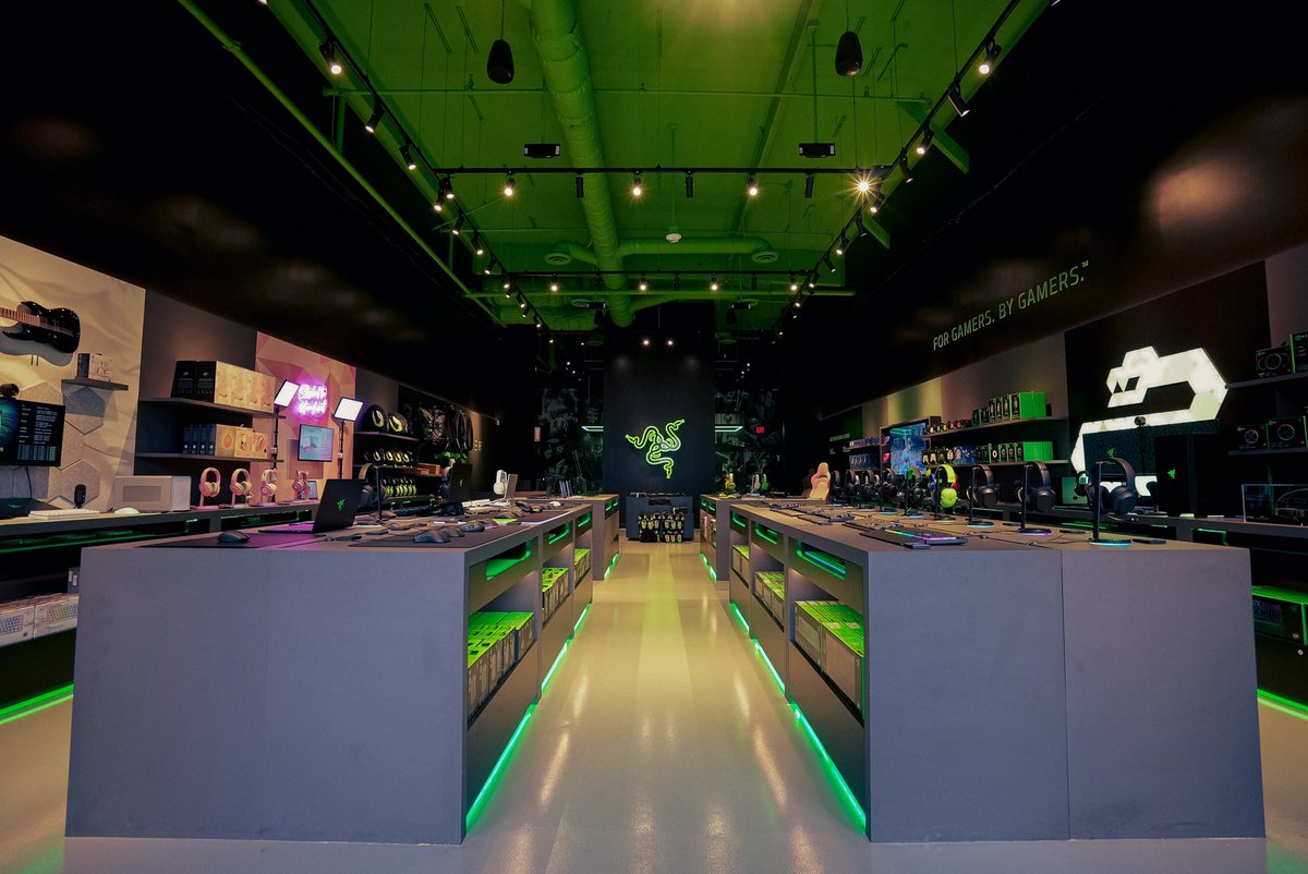 R Λ Z Ξ R on Twitter: "Welcome to @RazerStore San Diego! Touch. Play. Stay."