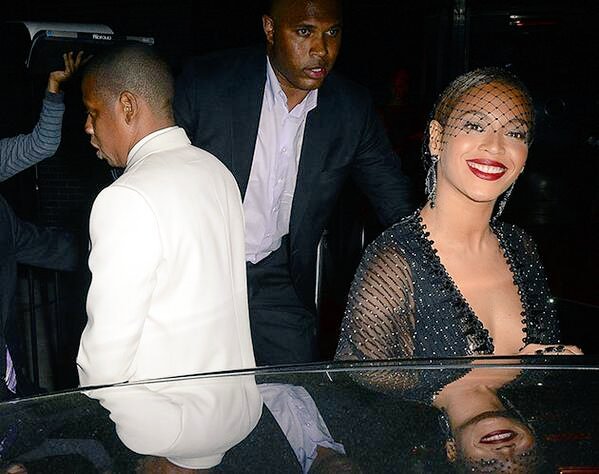 Live Laugh Love on Twitter: "Julius looking back at Beyonce disbelief face vs Bey smiling to ...