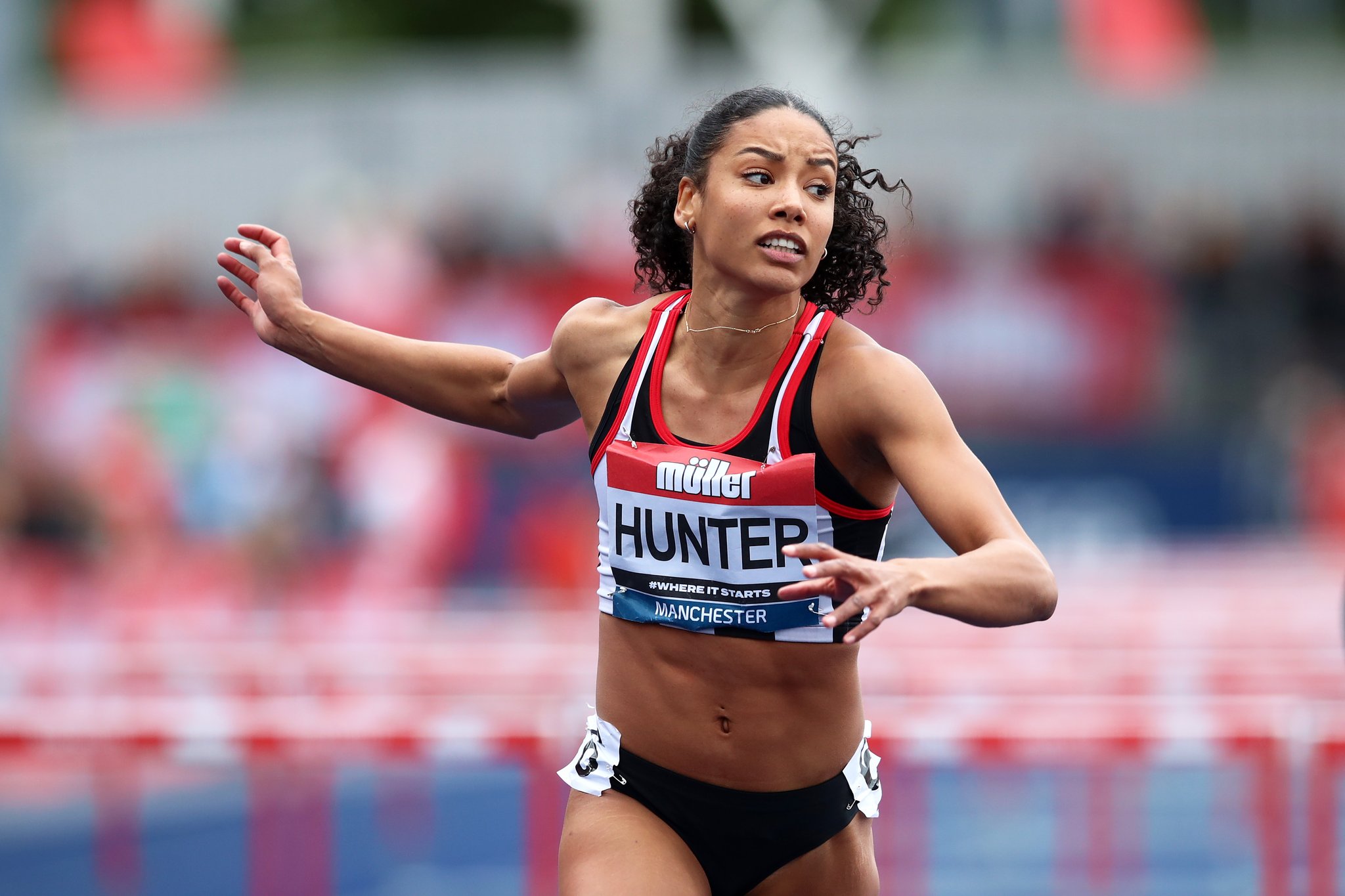 British Athletics on Twitter: "Easy does it 👊 Jessica Hunter breezes into the 100m hurdles semi ...