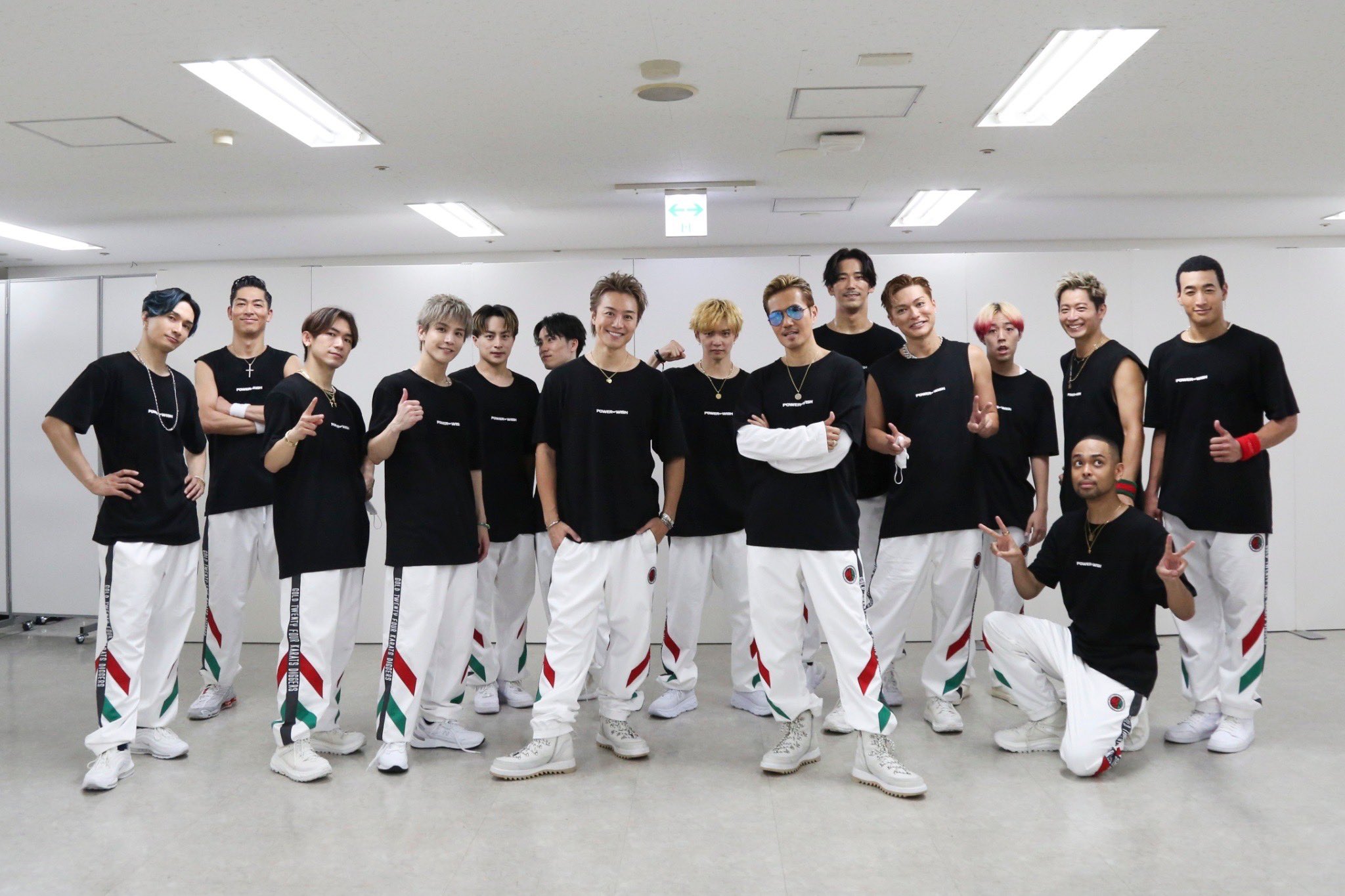 EXILE STAFF【公式】 on Twitter: ""POWER OF WISH" 大阪公演最終日🔥 本日も会場にて、EXILEニューアルバムご予約を対象としたメンバー別の直筆サイン入り ...