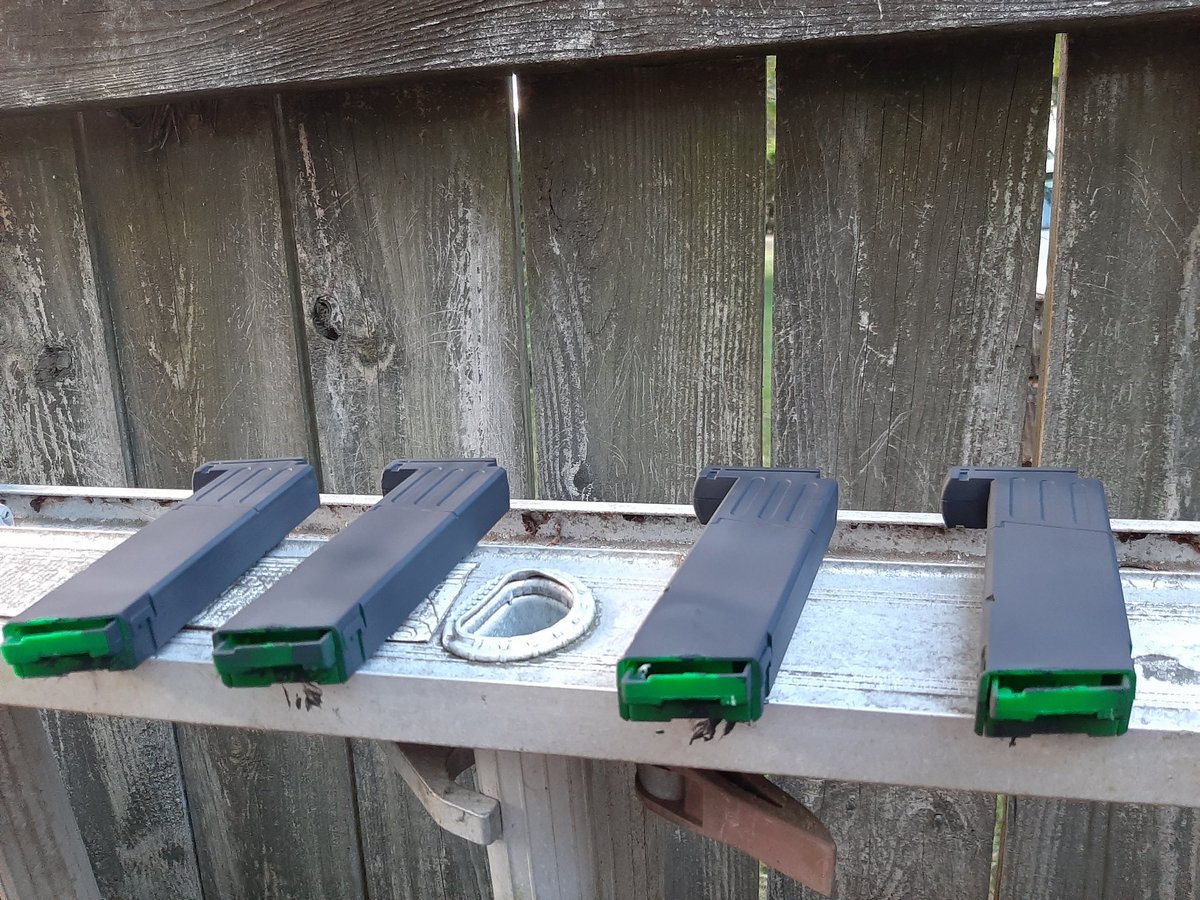 🌟Indyee!🌟 on Twitter: "fun fact, the magazines i have for Roze's ...